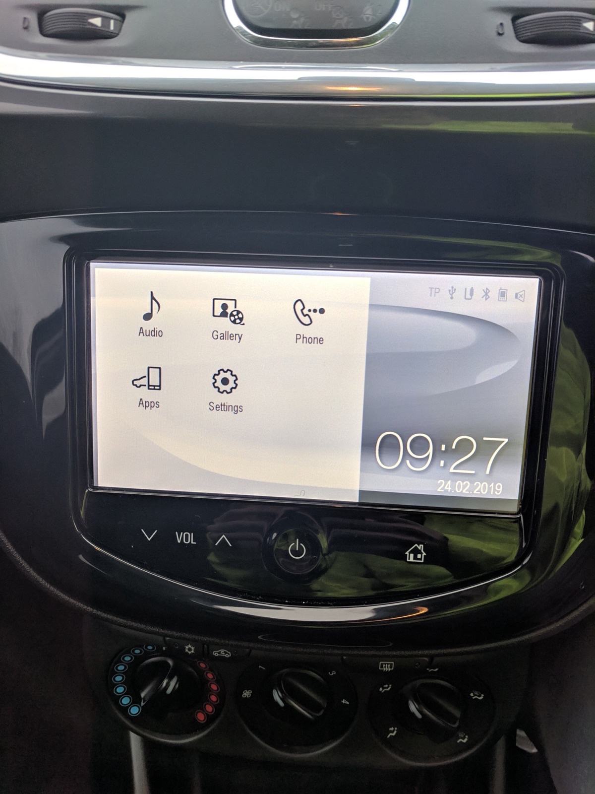 Opel IntelliLink R3 Corsa - Adam