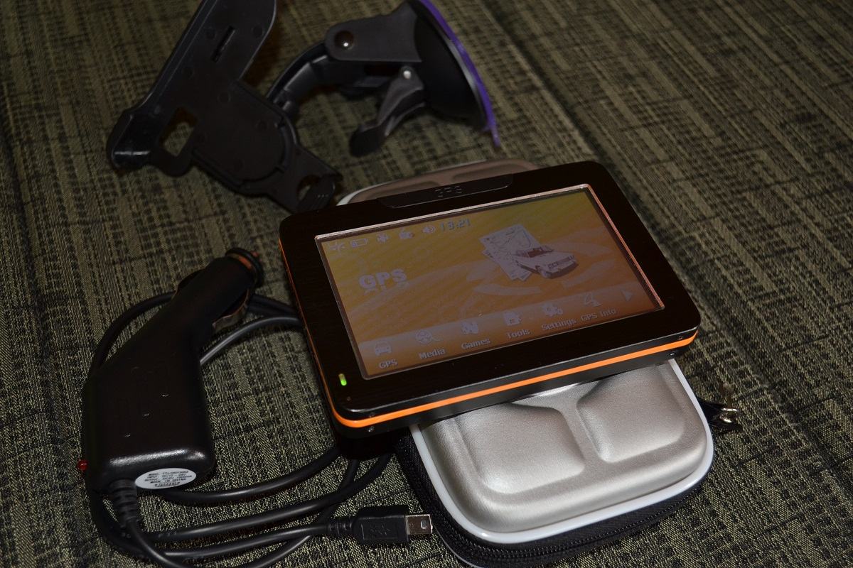 GPS iGO 4,3 LCD Windows CE 6.0