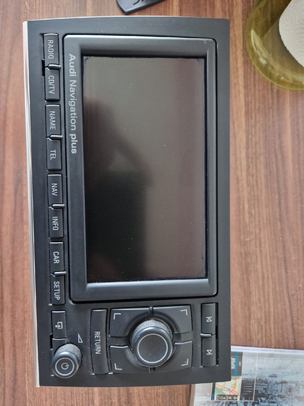 Prodajem radio Audi Navigation PLUS za Audi A4 B6 i B7 liniju sa pinom