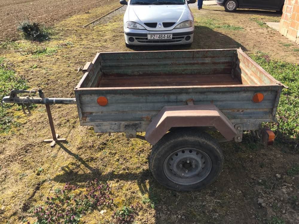 Prodajem auto prikolicu