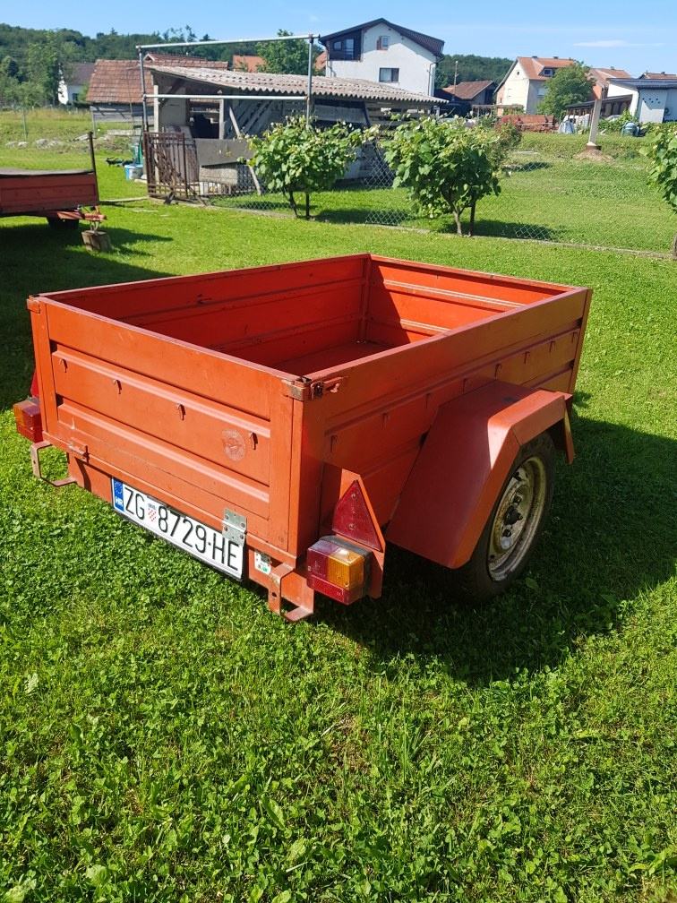 Prodajem auto prikolicu