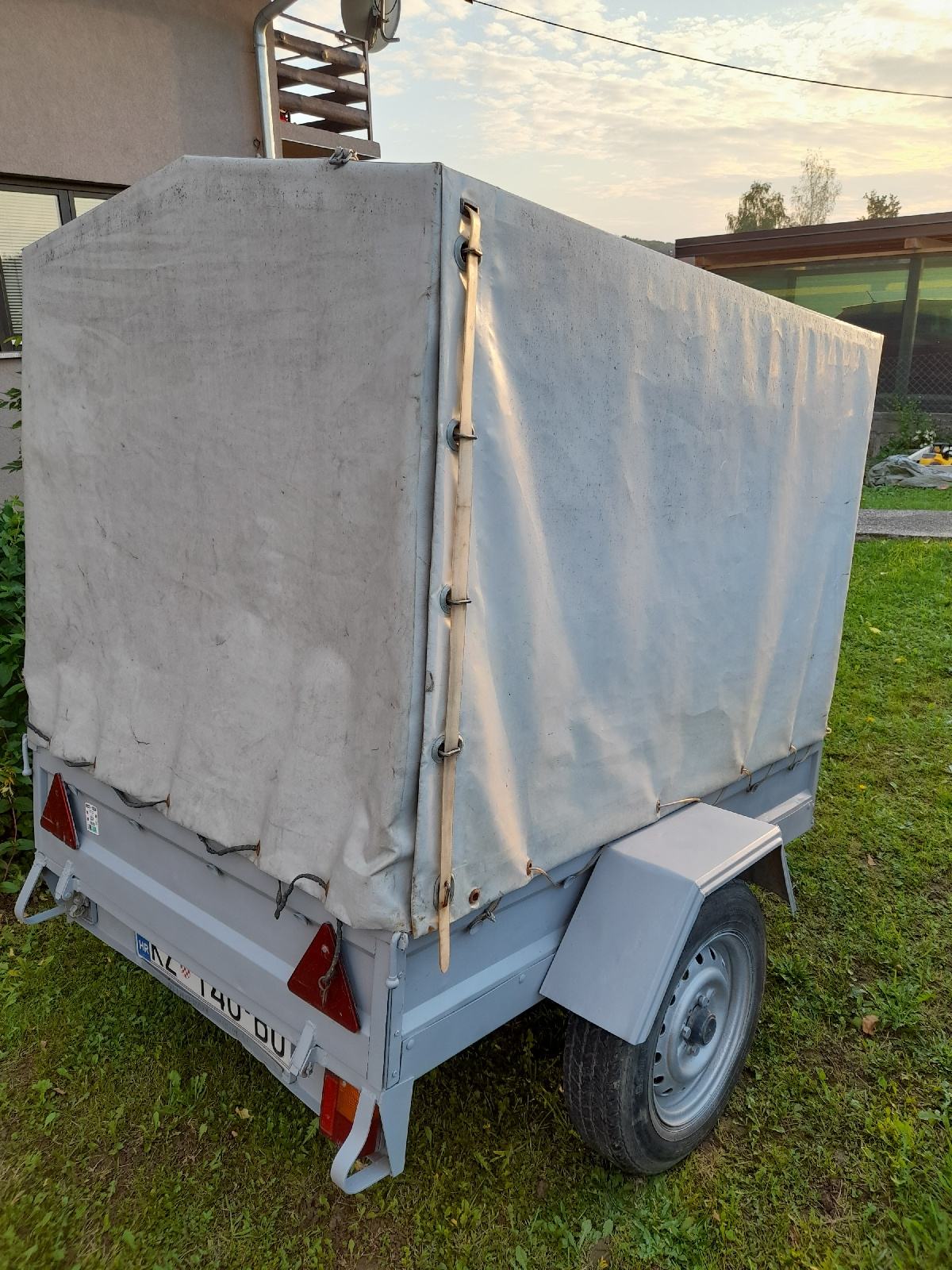 Prodajem auto prikolicu