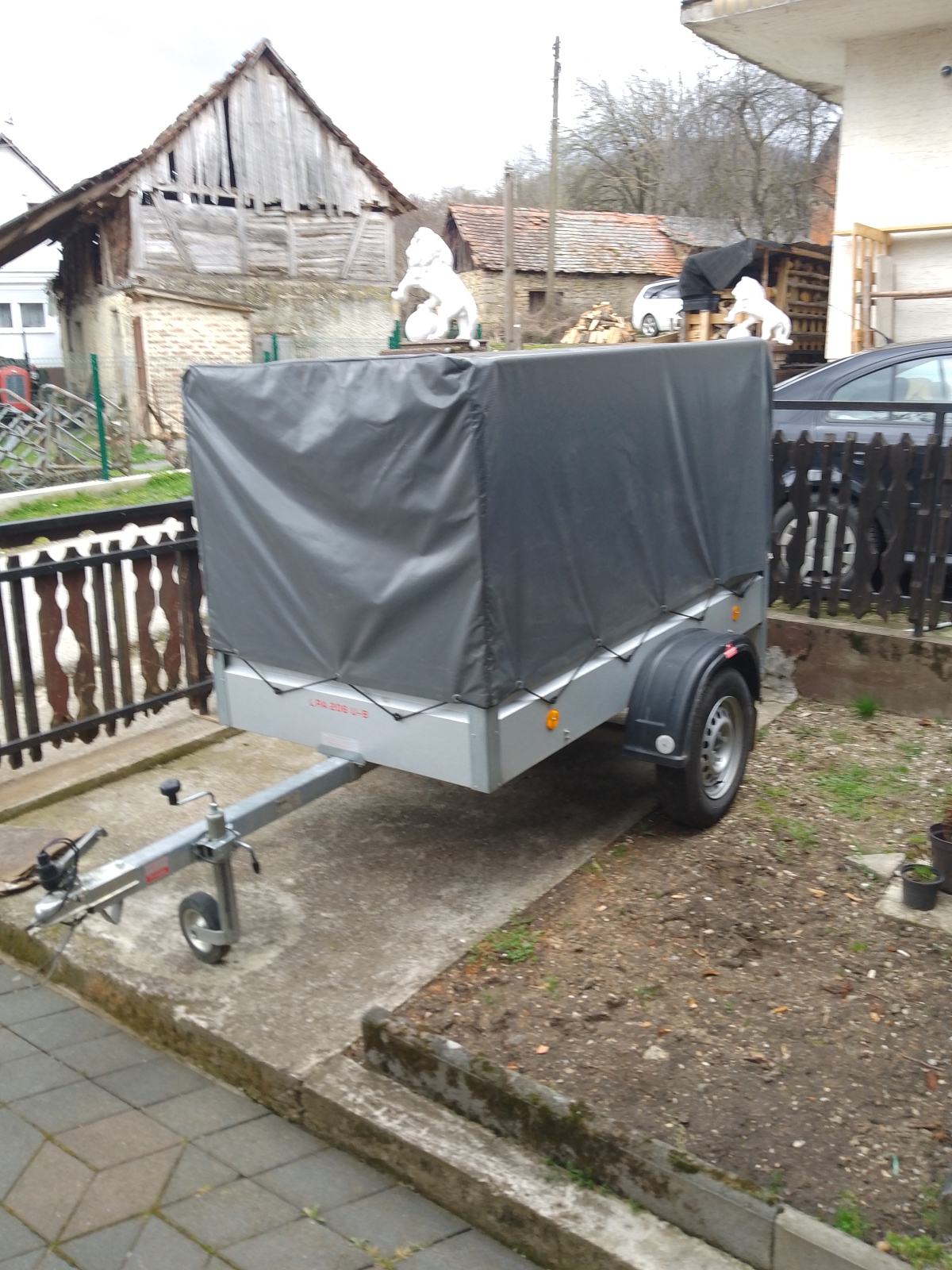 PRODAJEM AUTO PRIKOLICU