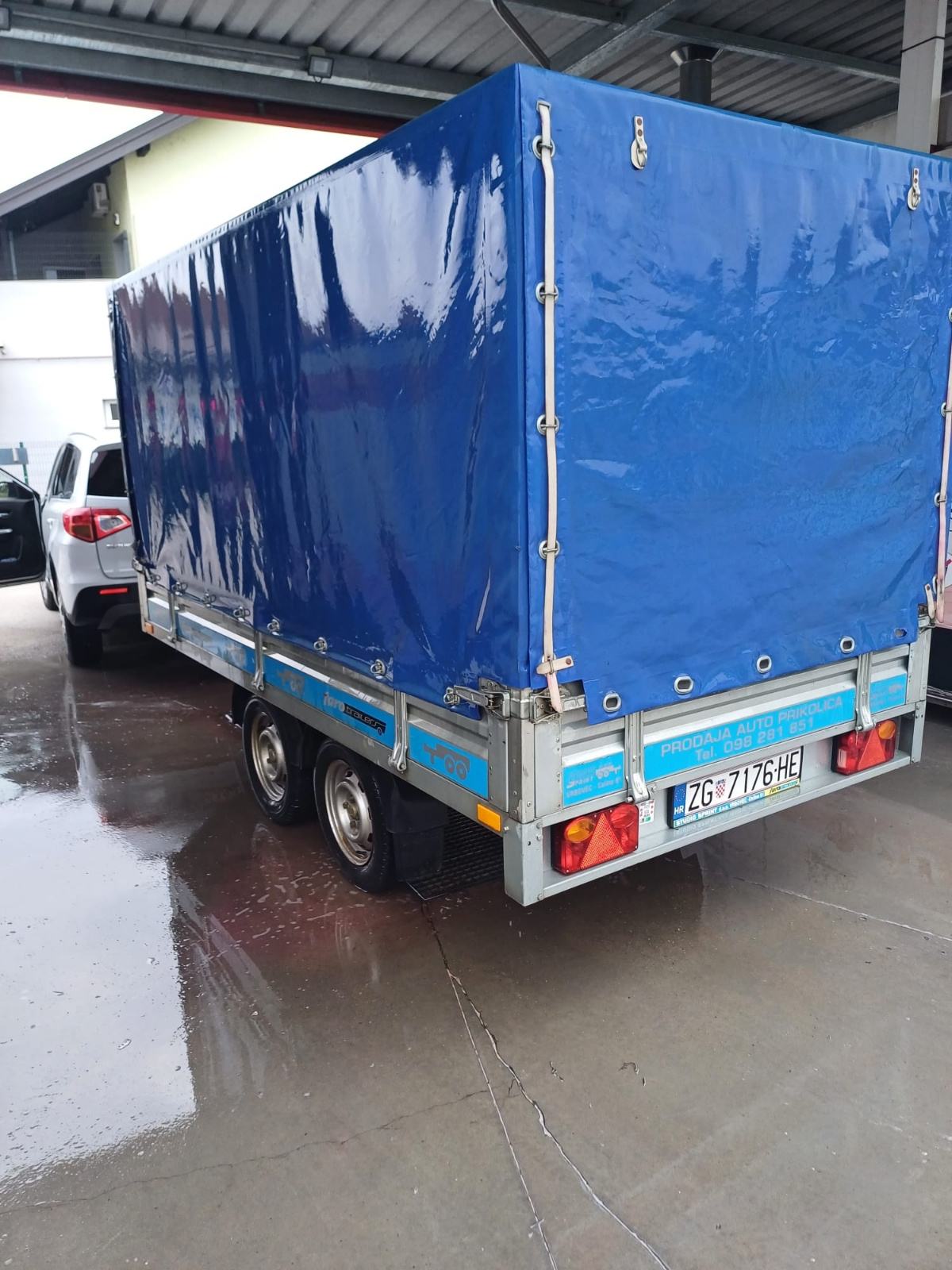 prodajem auto prikolicu