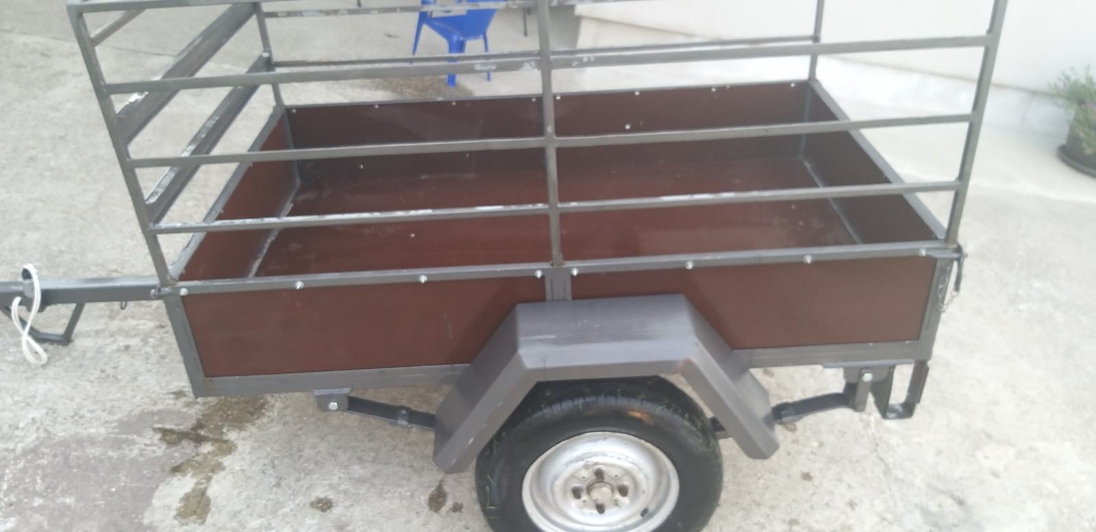 Prodajem autoprikolicu