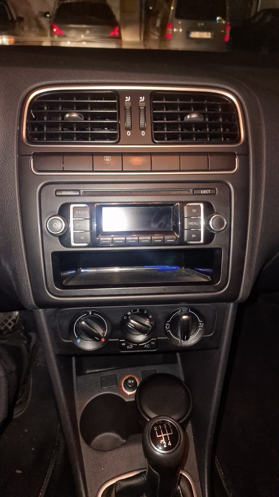 vw polo radio