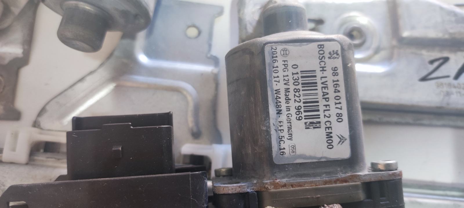 Podizaci stalkal za Peugeot 2008 2014 godina