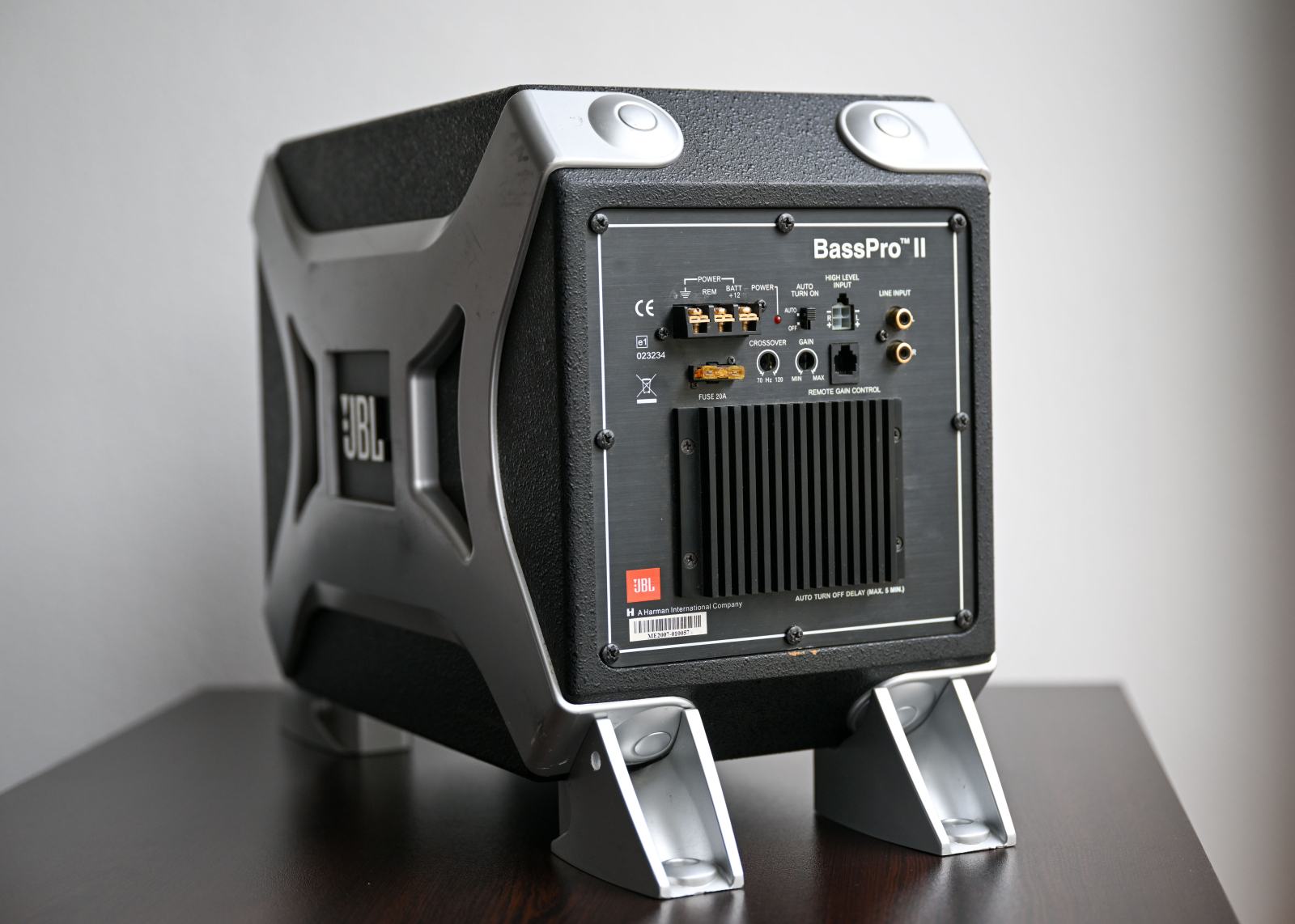 JBL Bass Pro II - aktivni subwoofer