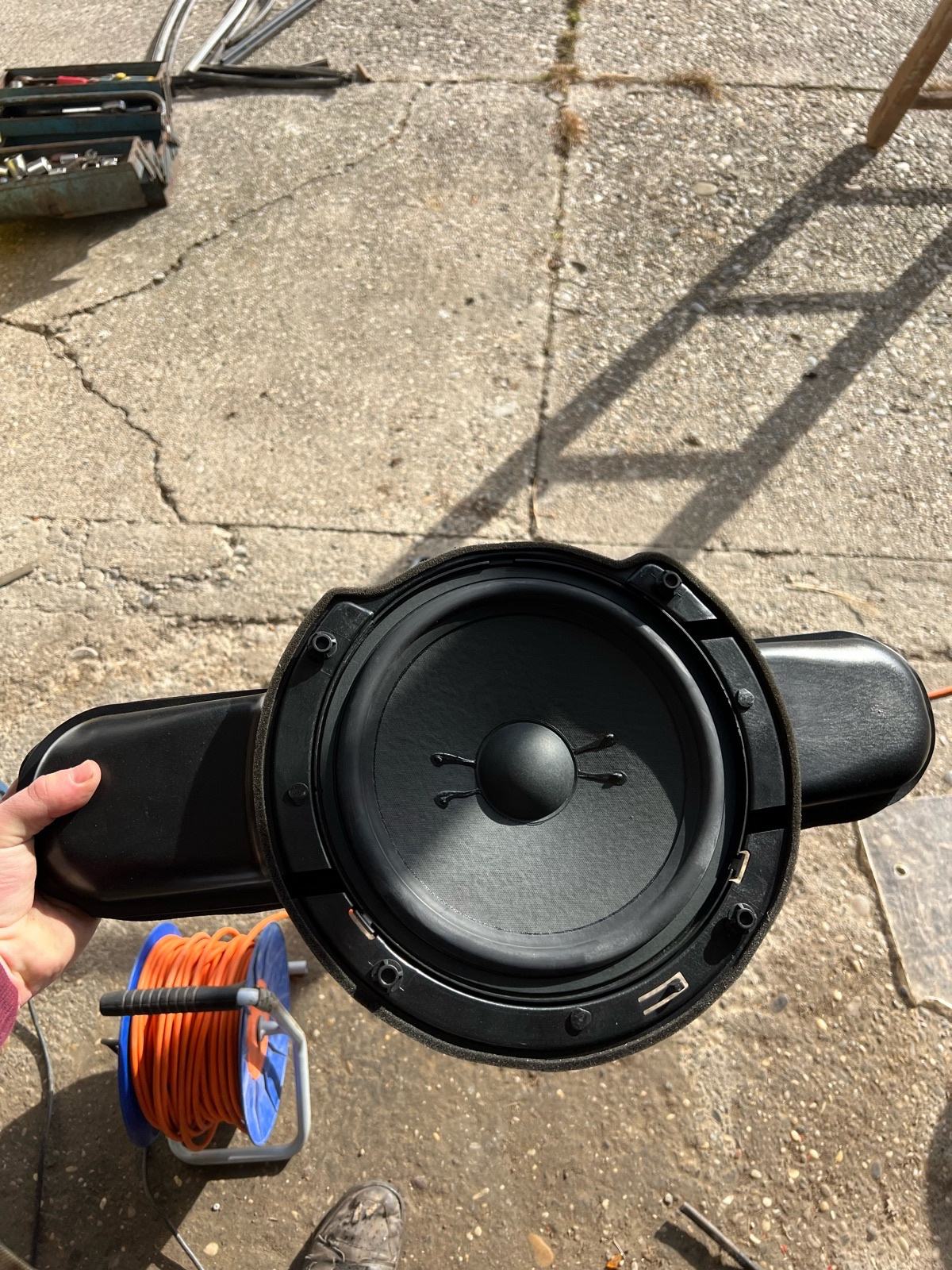 Mercedes e220 w211 subwoofer zvucnik