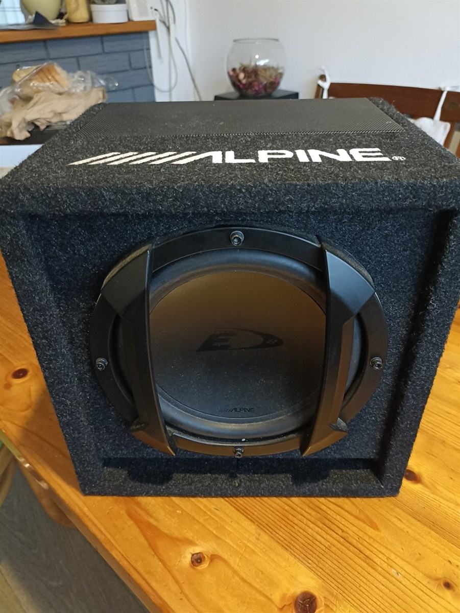 Subwoofer ALPINE SWE-815 (aktivni s pojačalom)