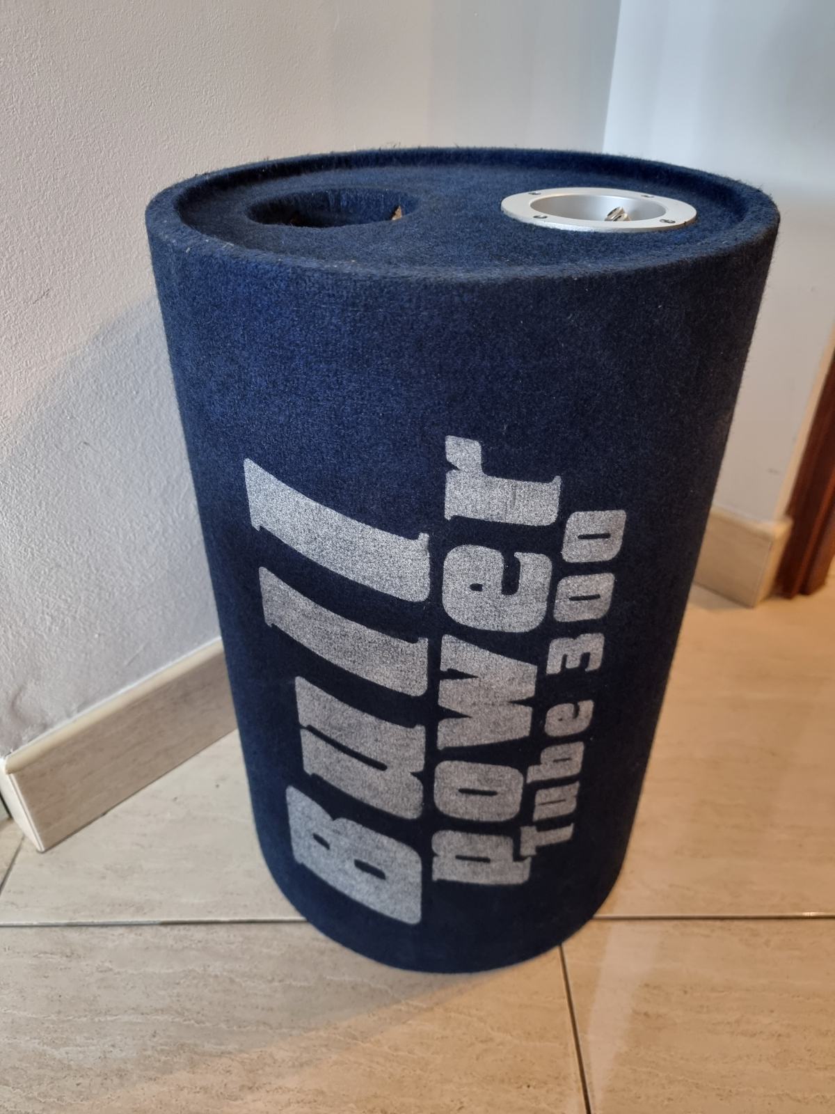 Subwoofer Magnat Bull Power Tube 300