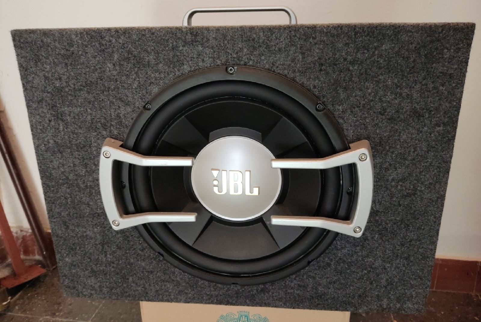 Subwoofer JBL 300 watt rms