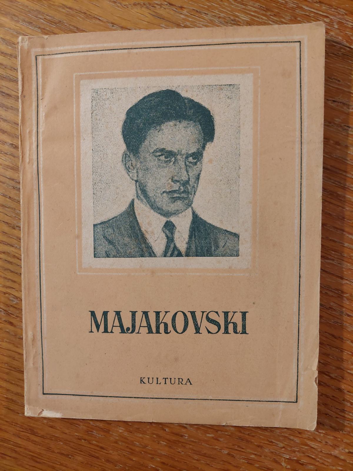 MAJAKOVSKI - Viktor Osipovič Percov (kritičko - biografski ogled)