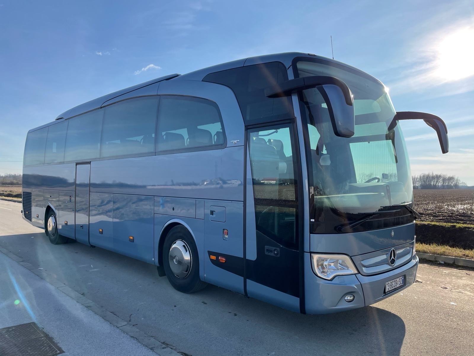2x Mercedes Benz - Travego 15RHD / 49+1+1 / 6-brzina, 2015 god.