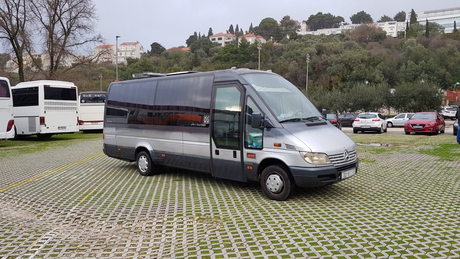 Mercedes Sprinter 416 minibus 16+1+1, 2002 god.