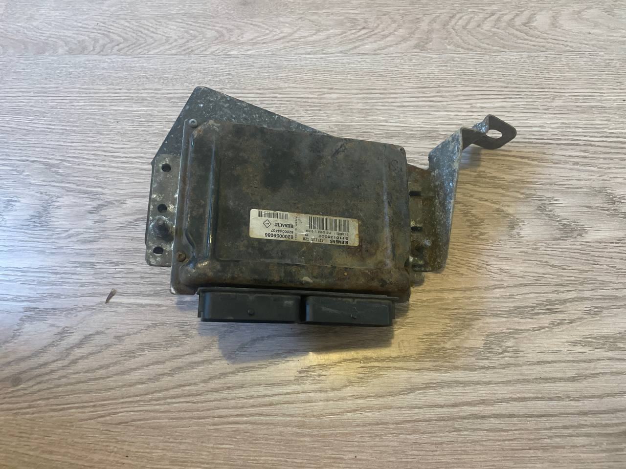 8200059086 - ECU UPRAVLJAČKA JEDINICA MOTORA MODUL RENAULT