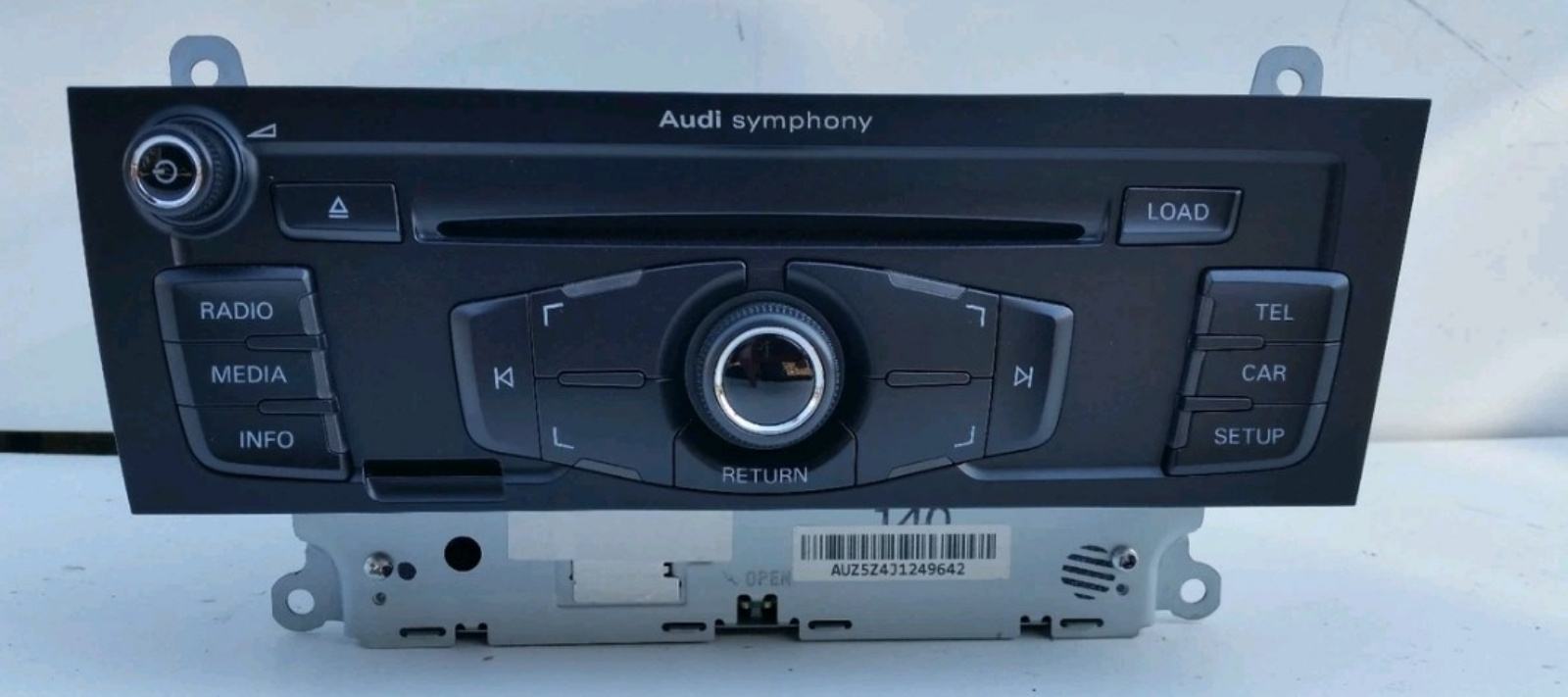 Audi A5,A4, orginal radio sa displayom.Symphony