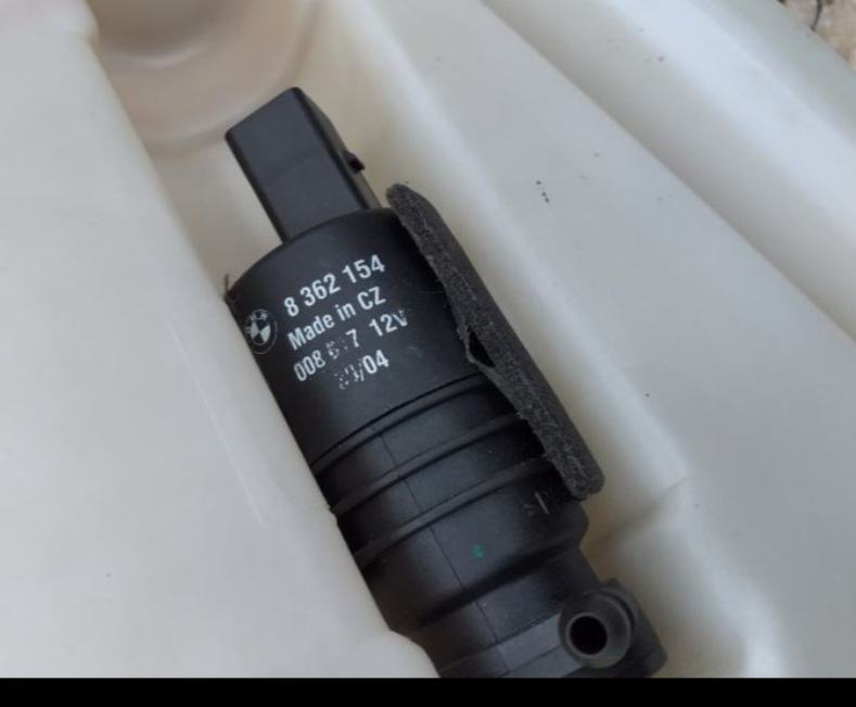 Bmw pumpica vjetrobranske tekućine 8362154