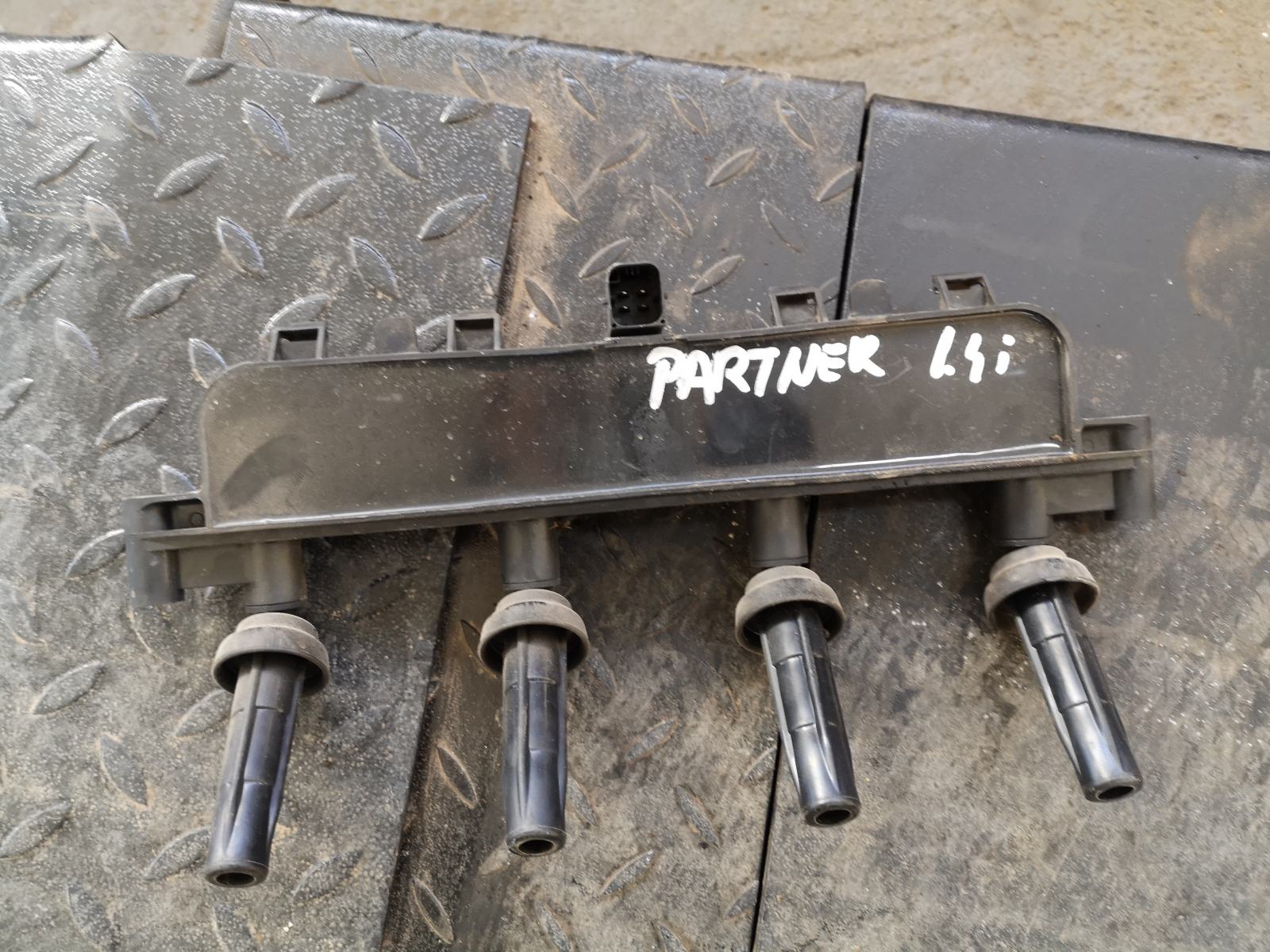 Bobina Peugeot partner 1.4 i