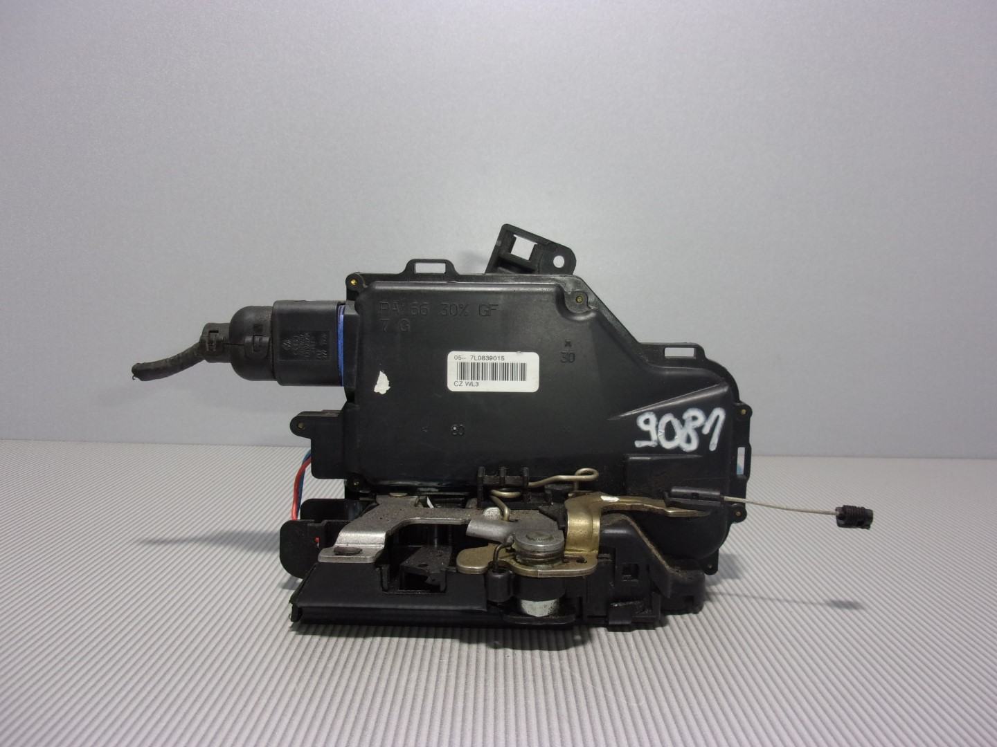 BRAVA VRATA VW TOUAREG > 02-06 VW815037 7L0839015