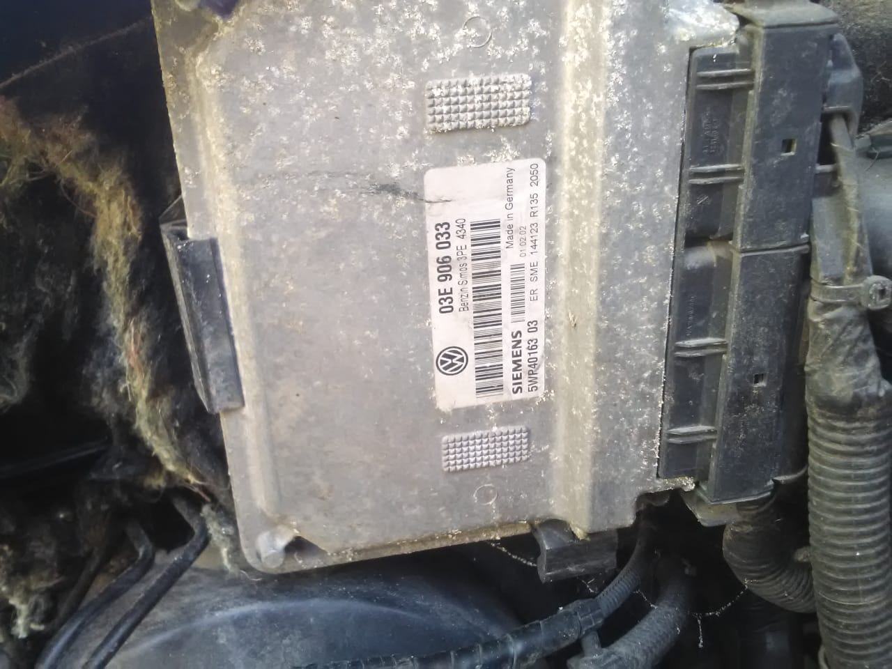 ECU motora polo 03E906033