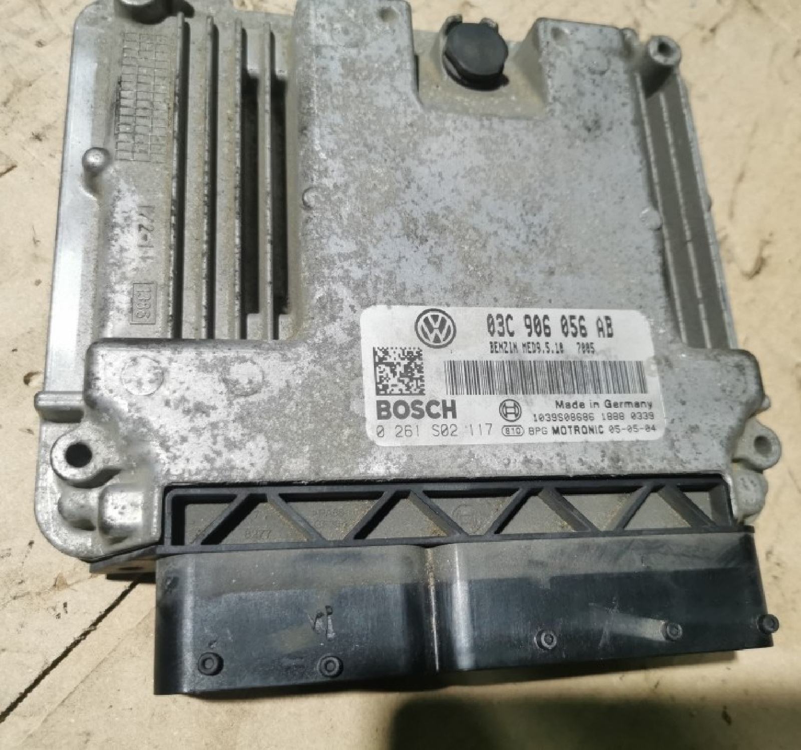 Kompjuter motora VW Golf 5 + 1.6 b 85 kw 2005