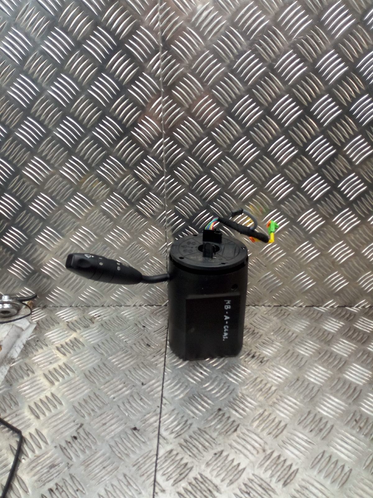 MERCEDES A KLASE ZAVOJNICA ŠPULA VOLANA RUČICA A1694640818 A1694641518