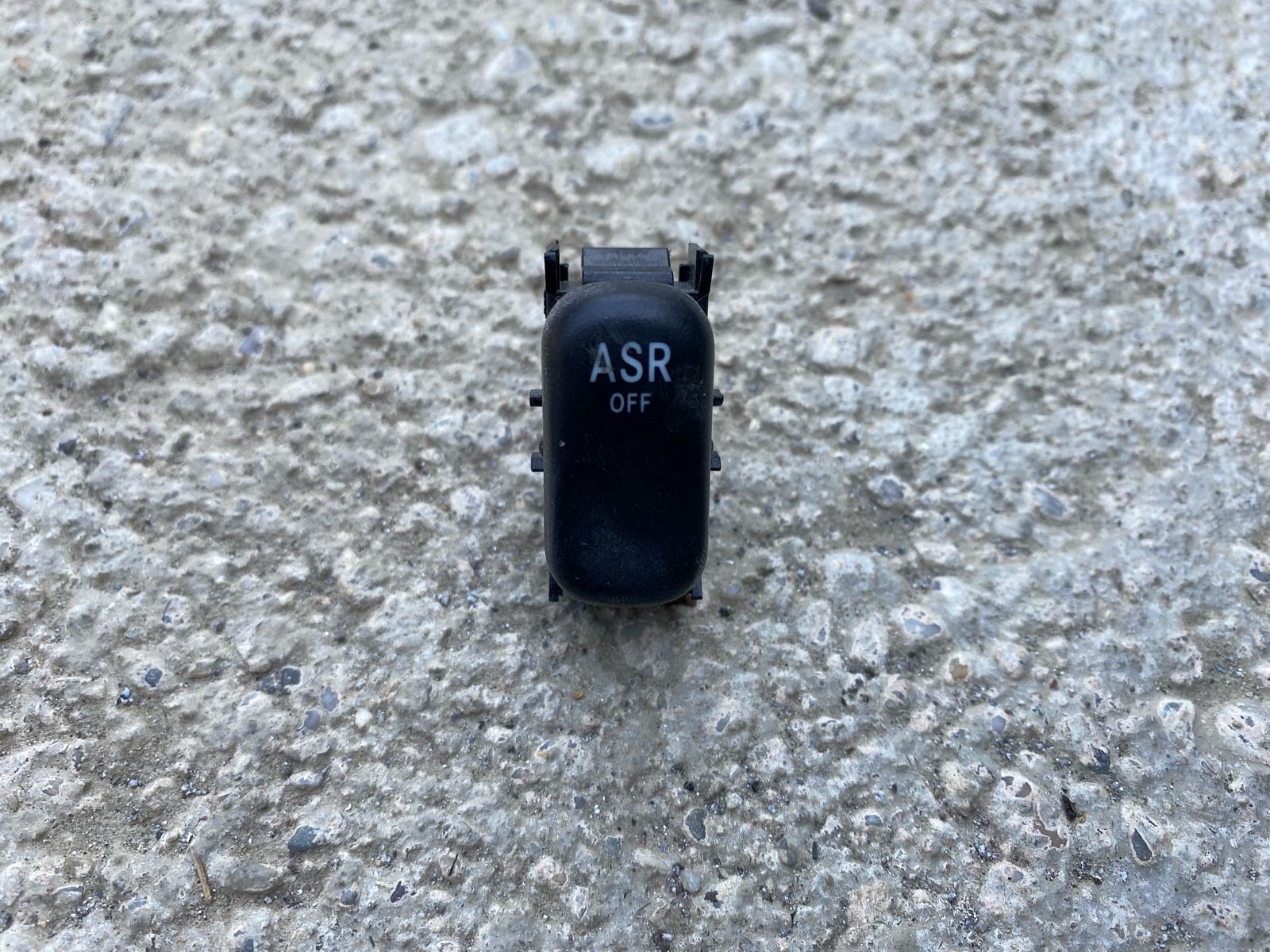 Mercedes ASR prekidac