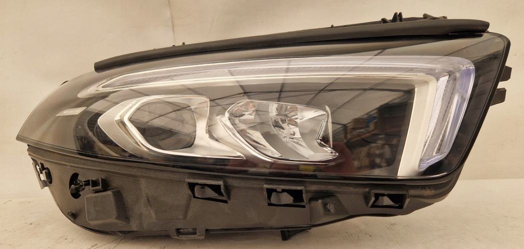 ***MERCEDES-BENZ***FAR PREDNJI DESNI FULL LED A-KLASA A177/W177**