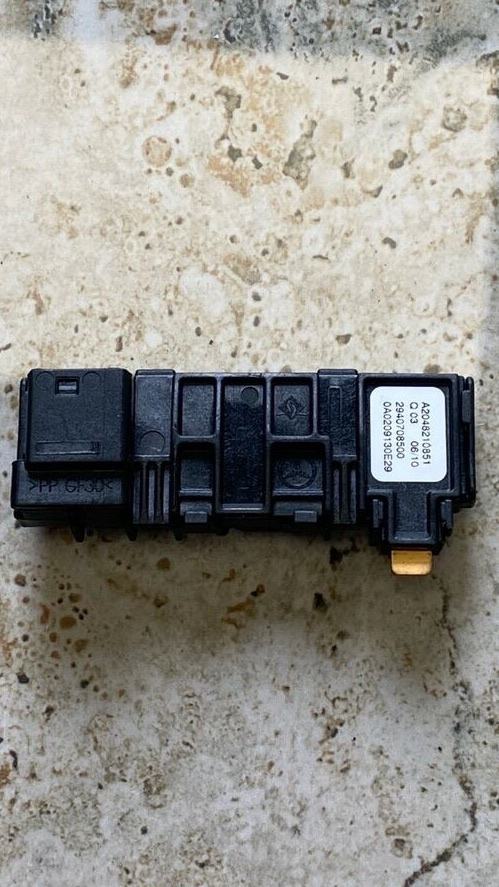 Mercedes C E klasa w204 w212 senzor vanjske temperature A2048210851