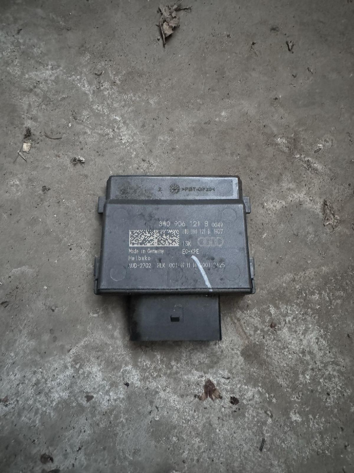 Modul pumpe goriva Audi A4 b9 a5 f5 8w0906121 B