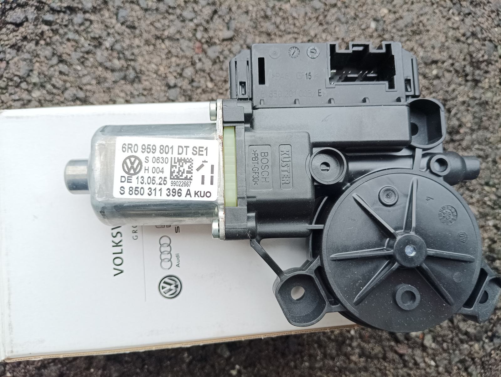 Motor podizača stakla 6R0 959 801 DT SE1 sa plastičnim utorom