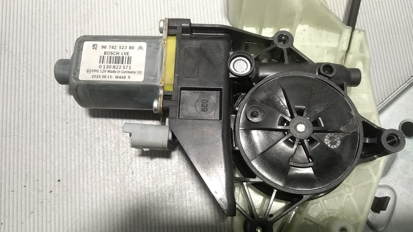 MOTORIC PODIZACA STAKLA CITROEN C4 CACTUS > 14-18 9674252380