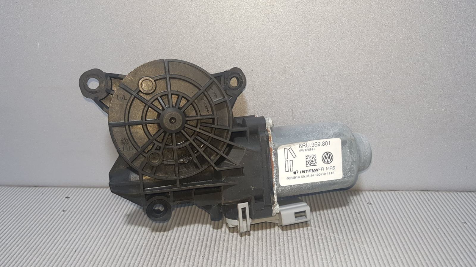 MOTORIC PODIZACA STAKLA VW UP > 12-16 6RU959801