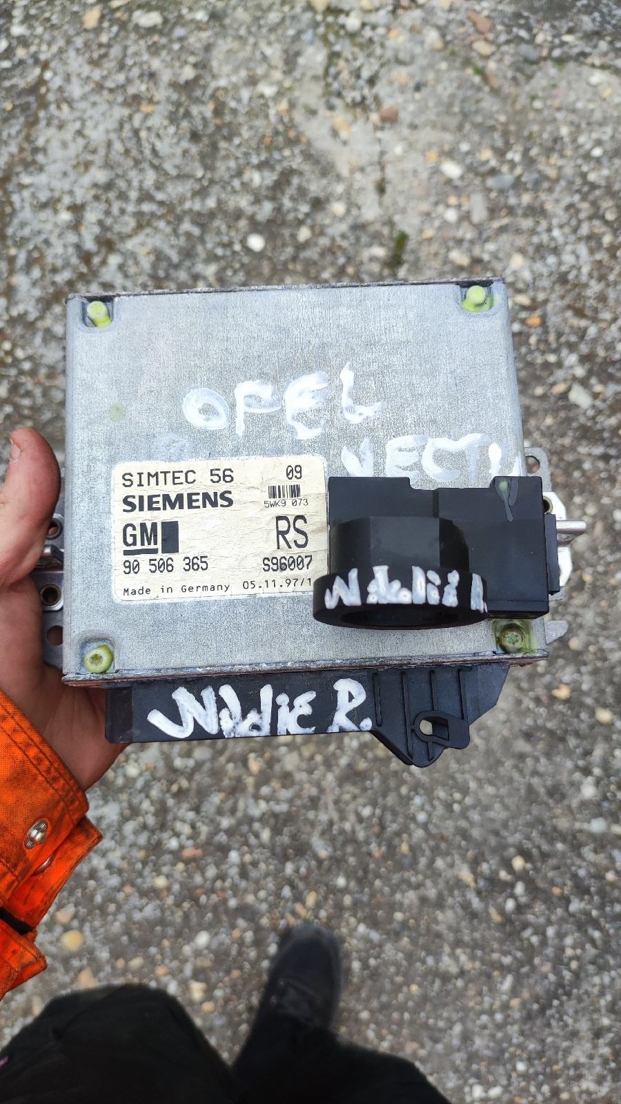 Opel Vectra B 1.8 16v - Ecu set (komp,IMMO,code)