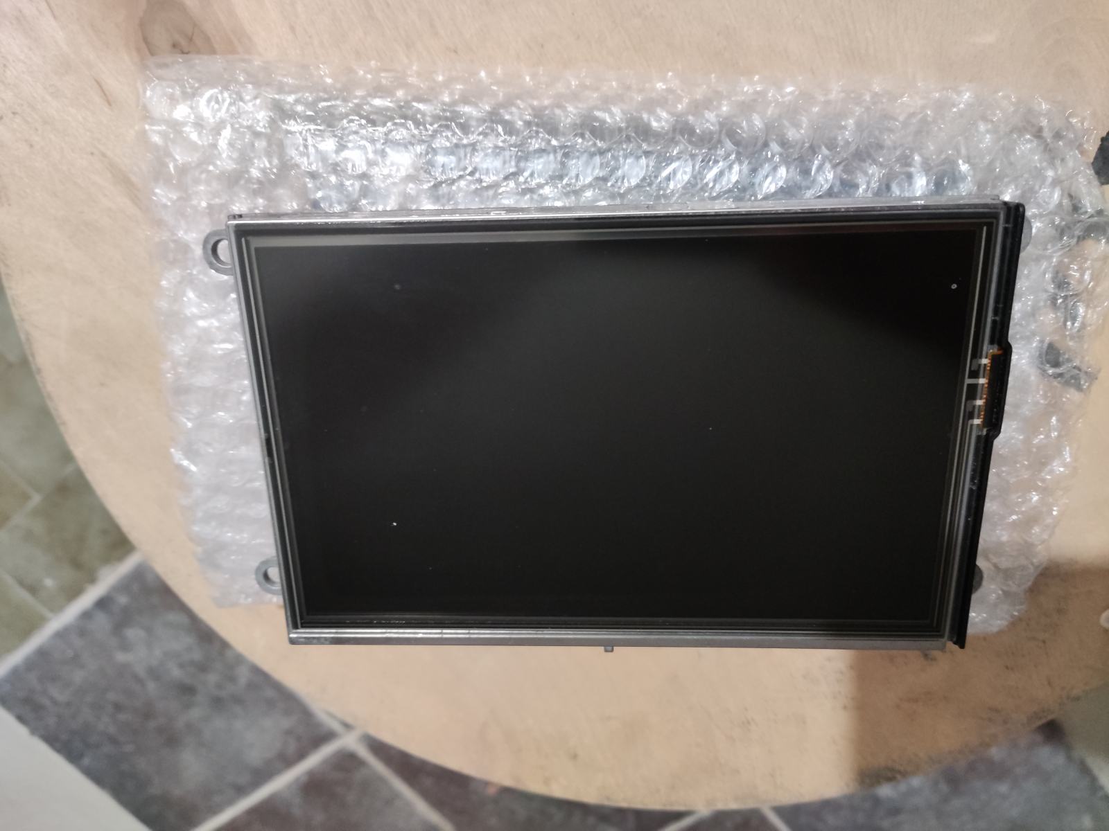 Peugeot/Citroen ekran multimedije