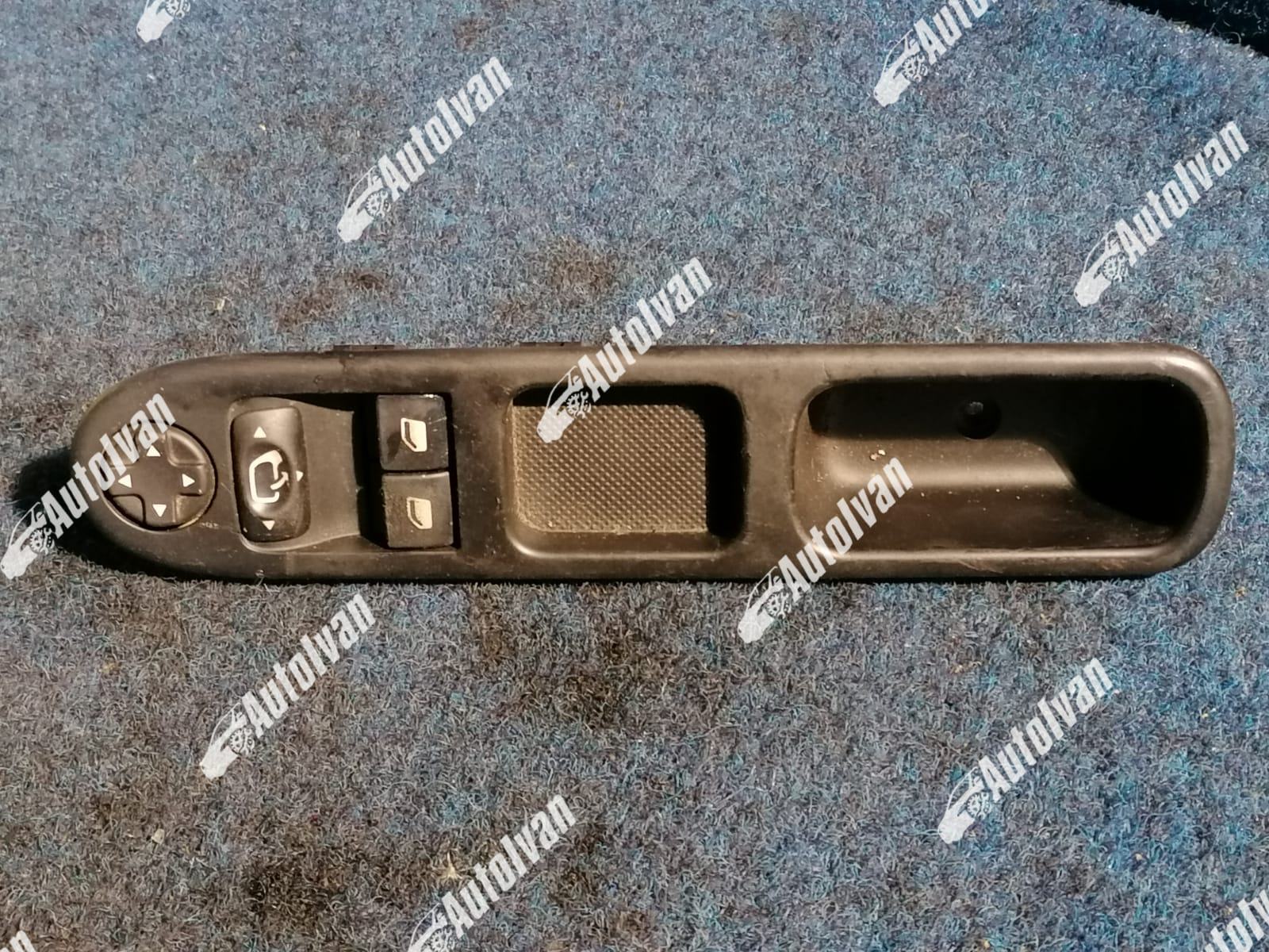 PREKIDAČI PODIZAČA STAKLA PEUGEOT 207 CC 9654859777 LIJEVI