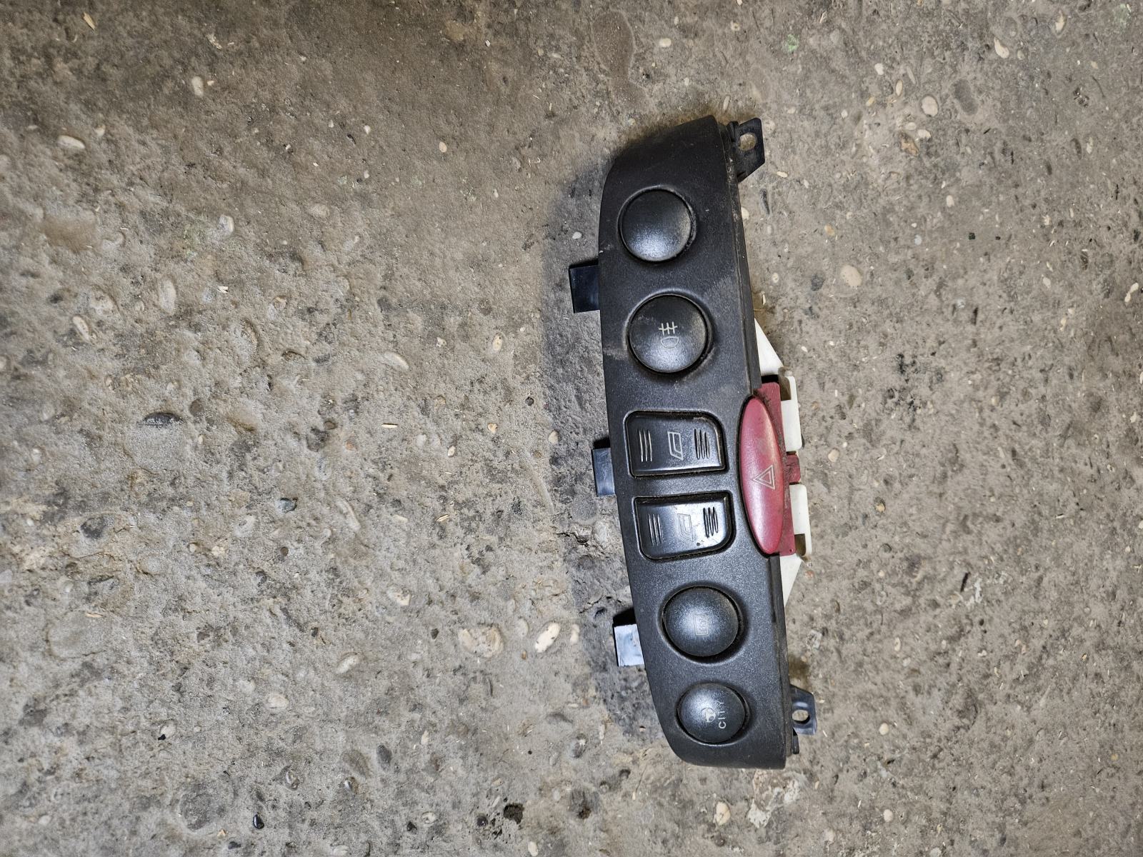 Punto 2 komandne tipke