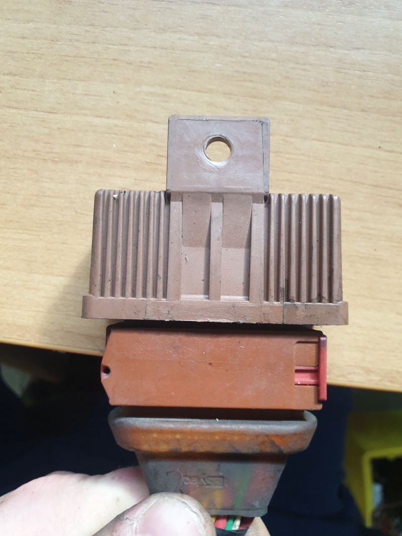 RELEJ BITRON PEUGEOT CITROEN 240109 240.101. 96 075406 80 9607540680