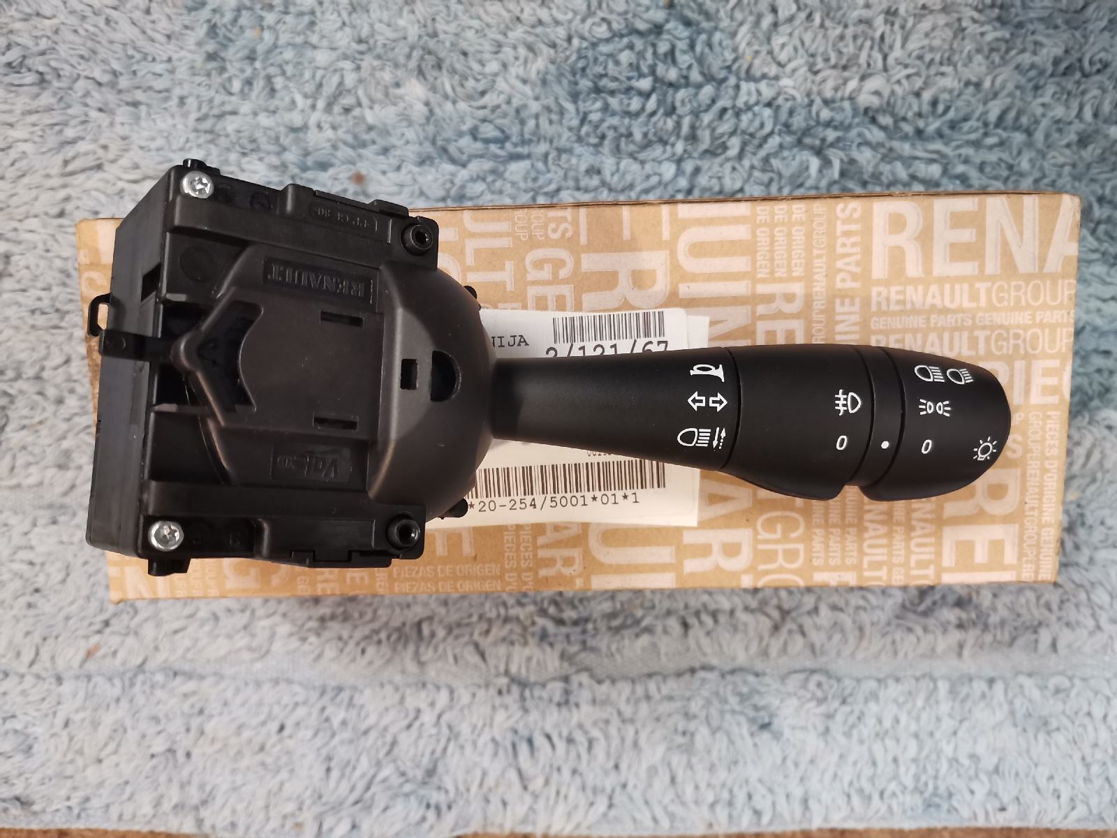 Ručica žmigavaca Daciu Duster, Dokker