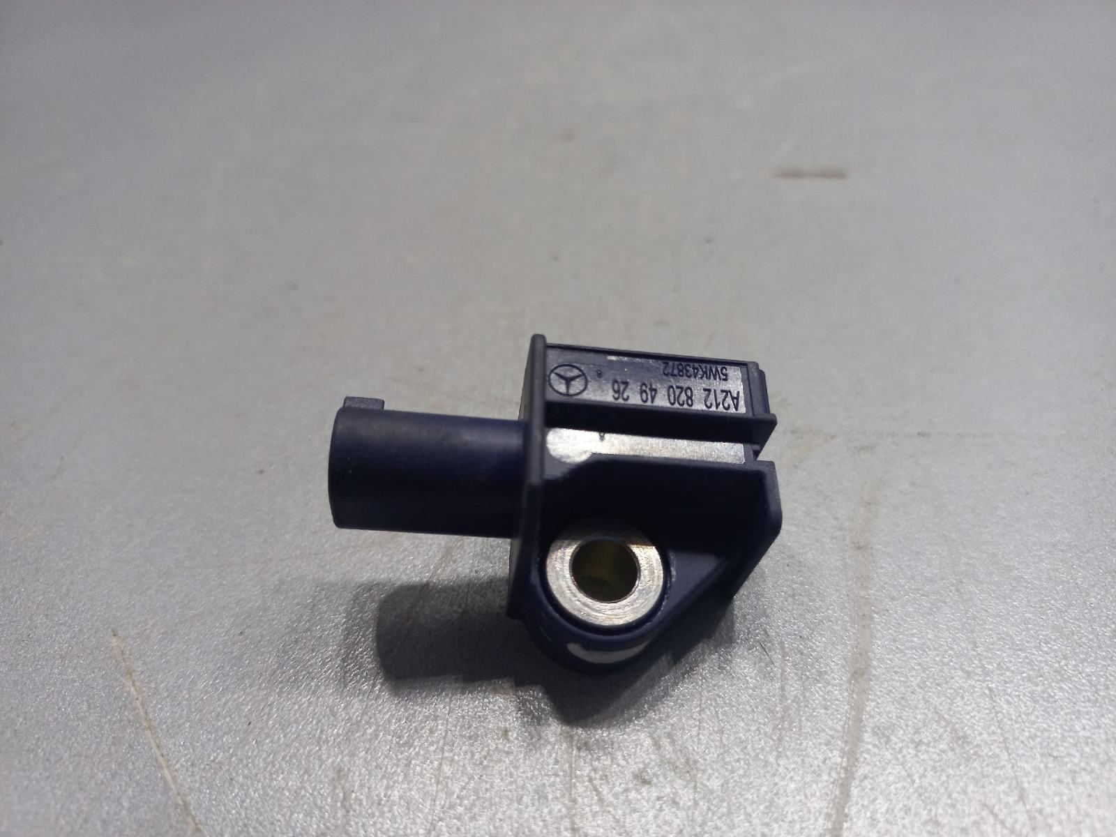 SENZOR AIRBAGA MERCEDES E KLASA (W212) > 09-13 A2128204926
