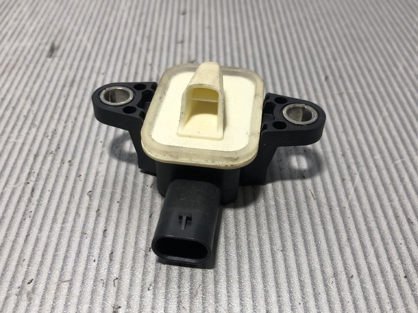 SENZOR AIRBAGA TOYOTA PRIUS XW20 > 04-09 4H0955557