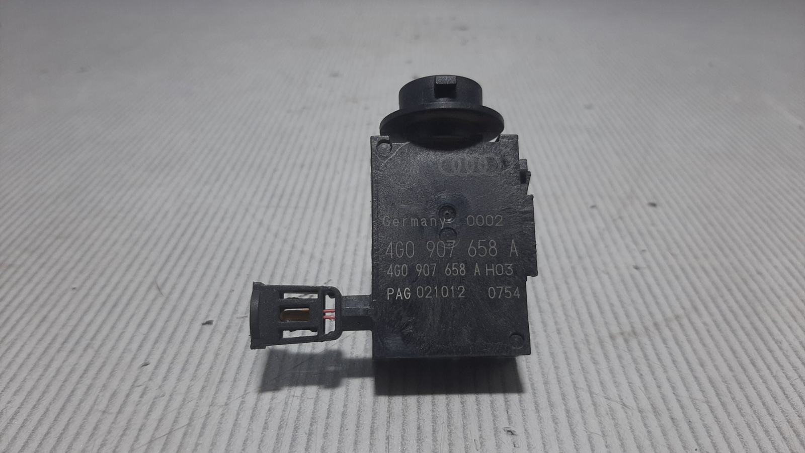 SENZOR AUDI A6 4G > 11-14 4G0907658A