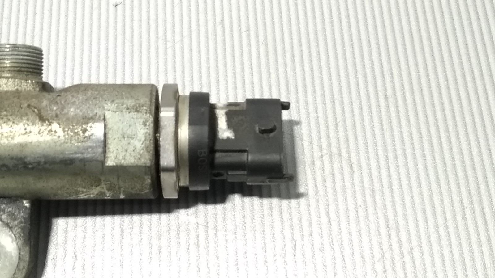 SENZOR PRITISKA GORIVA CHRYSLER/DODGE VOYAGER > 04-07 281002937