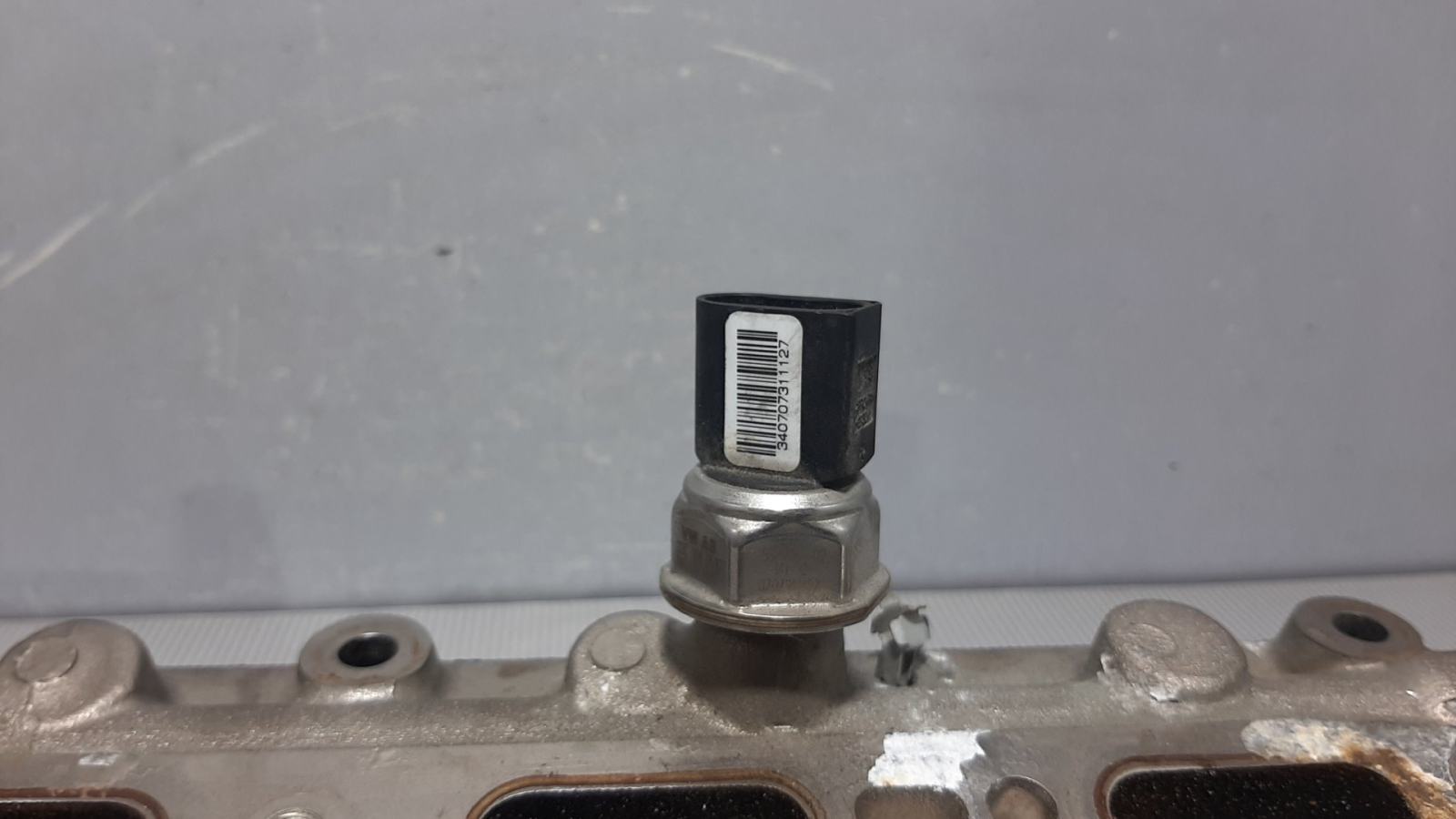 SENZOR PRITISKA VW PASSAT B6 > 05-10 03C906051G