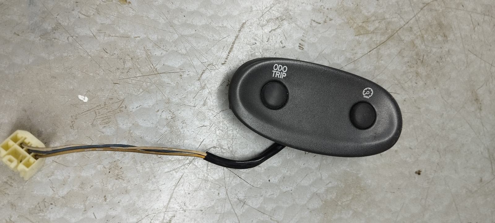 Toyota Yaris prekidač na armaturi 145-4H02