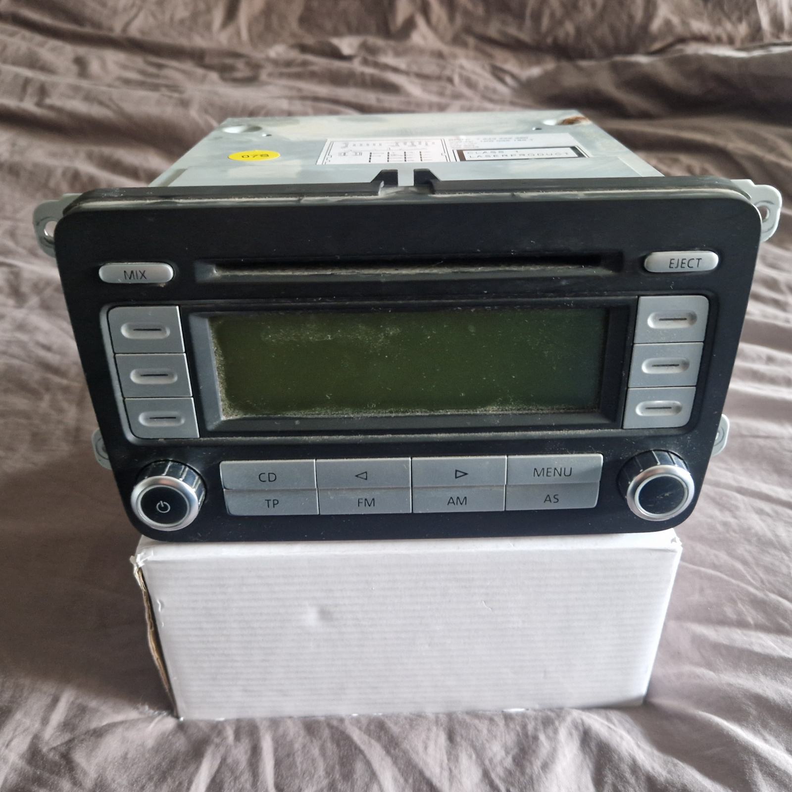 Volkswage RCD 300, Originalni autoradio CD iz Golf 5