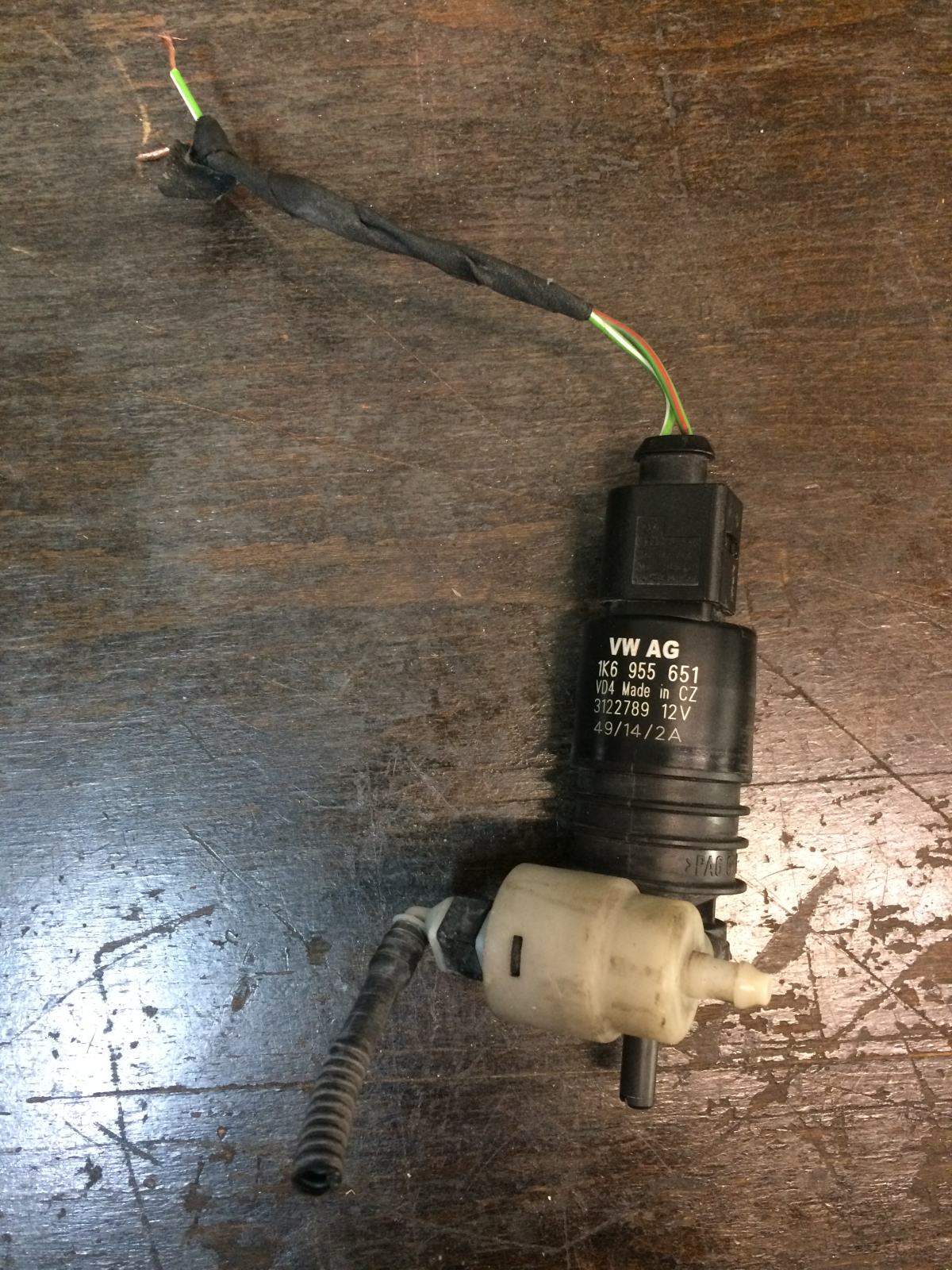 VW AG - pumpa za pranje vjetrobranskog stakla - 1K6 955 651