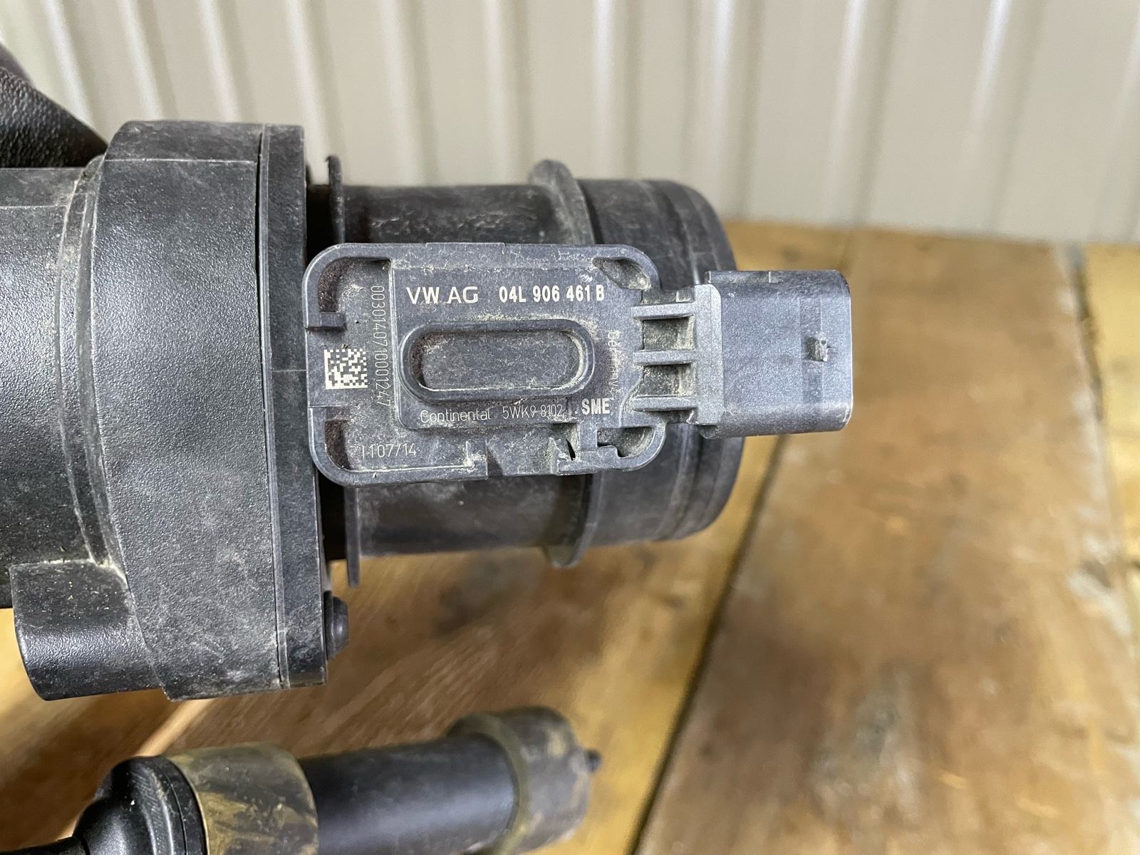 VW Audi Seat Škoda Maf senzor protoka zraka 04L906461B ORIGINAL