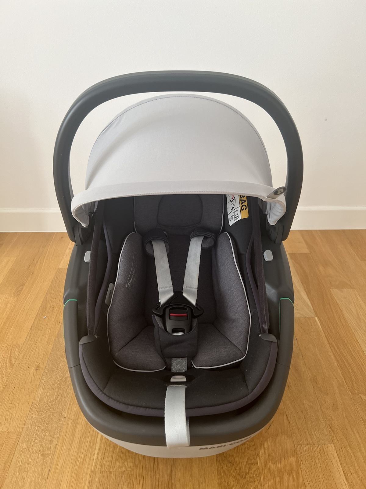 MAXI COSI Autosjedalica i-size 40-75 cm Coral 360 essential graphite